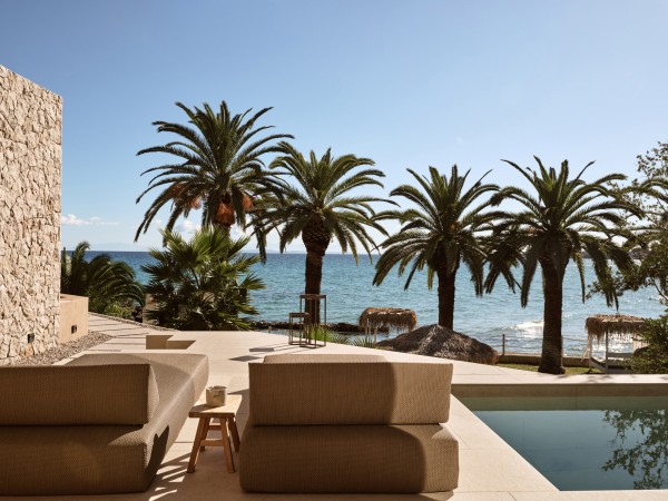 Executive Beachfront View Suite With Heated Mini Pool | Calypso Suites
